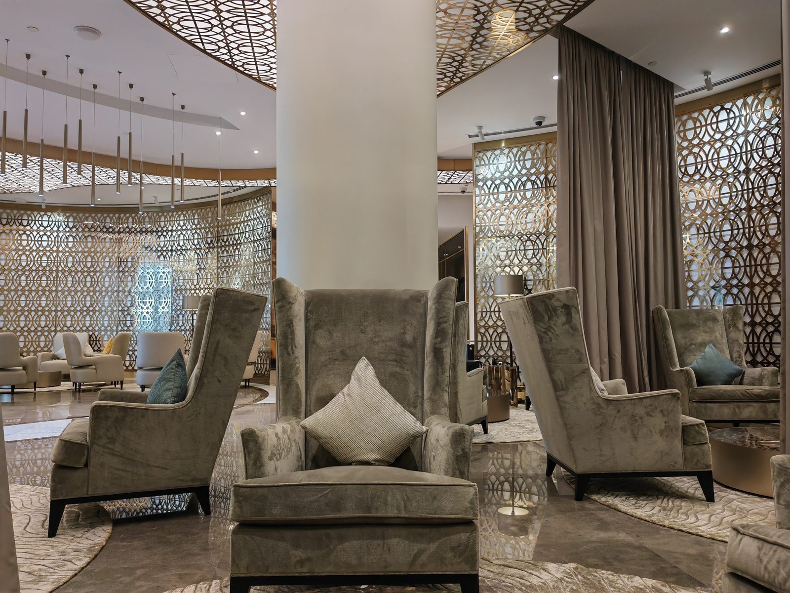 Total VIP: Oman Air First Class Lounge Muscat - Wander Up Front