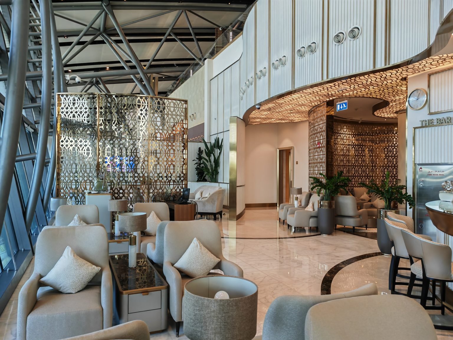 Total VIP: Oman Air First Class Lounge Muscat - Wander Up Front