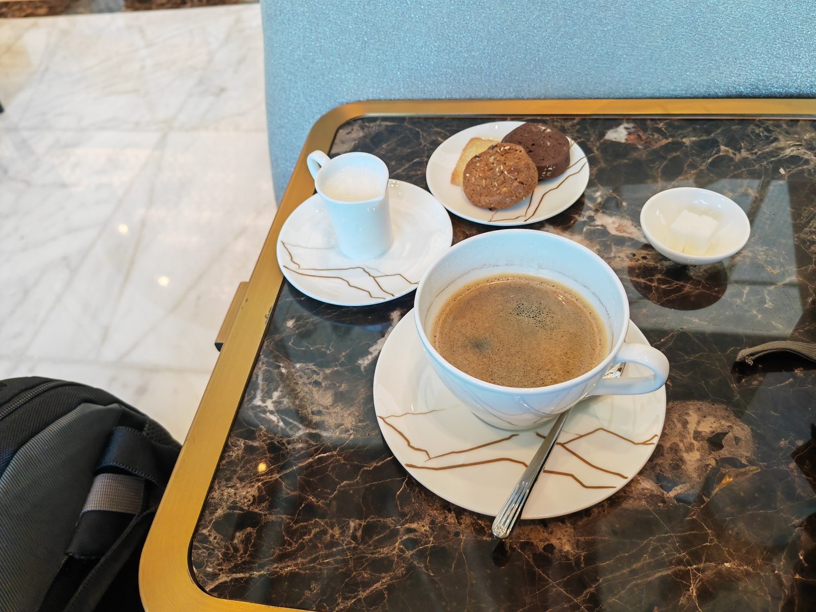 Total VIP: Oman Air First Class Lounge Muscat - Wander Up Front