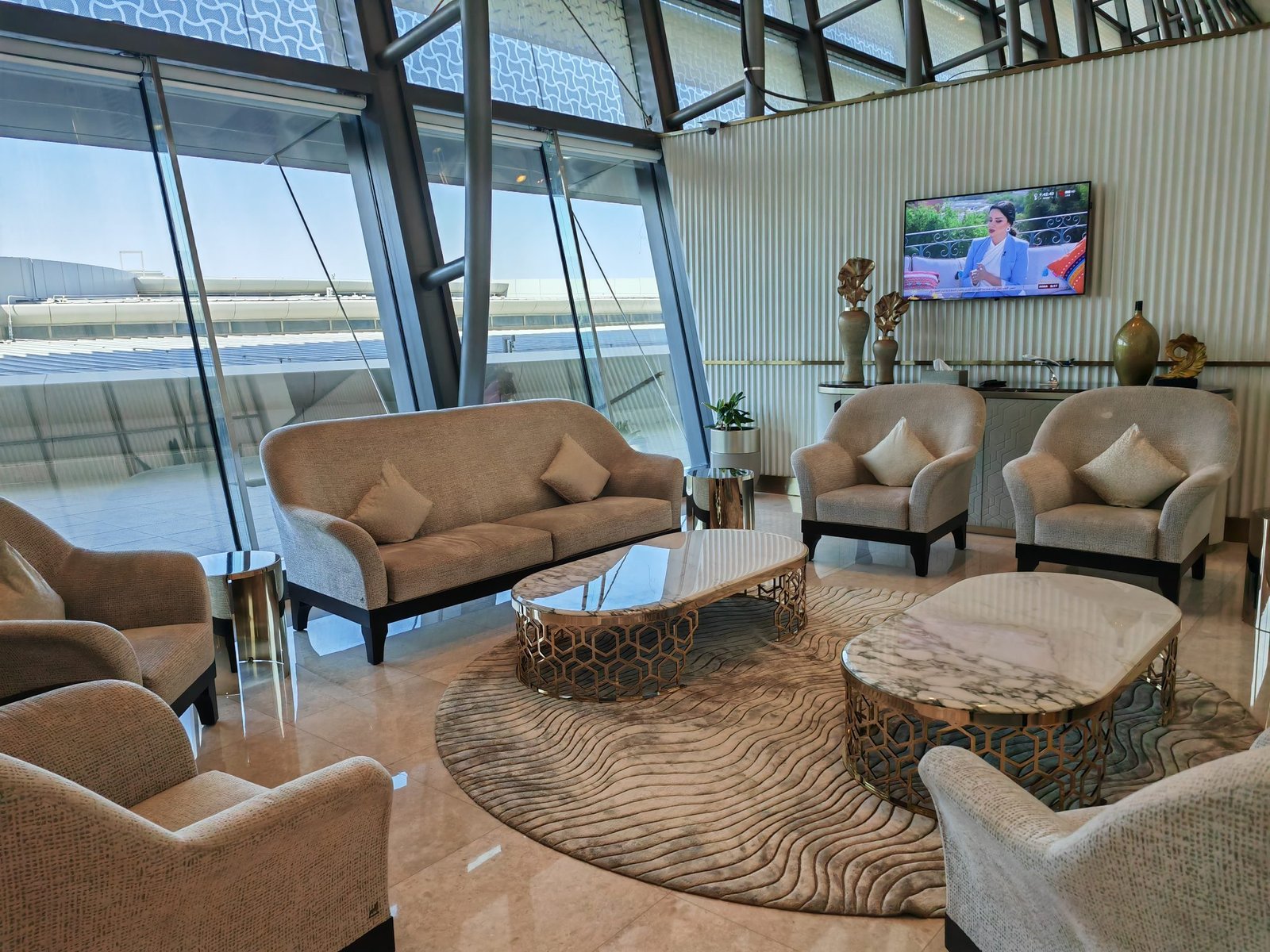 Total VIP: Oman Air First Class Lounge Muscat - Wander Up Front