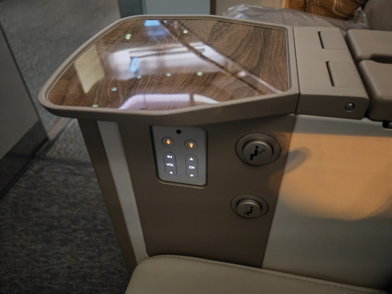 Stunned: Emirates Premium Economy Singapore To Dubai - Wander Up Front