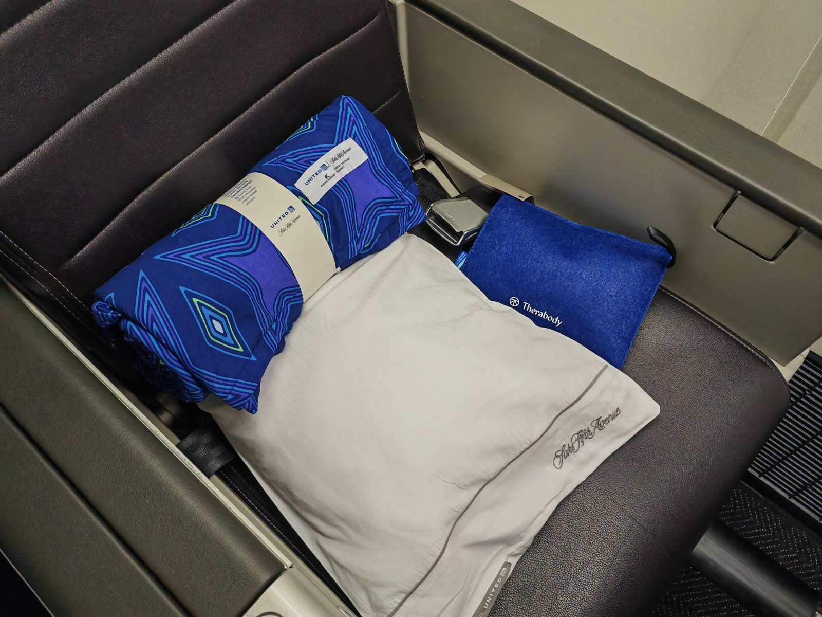 Happy Medium? United Premium Plus Houston To London - Wander Up Front