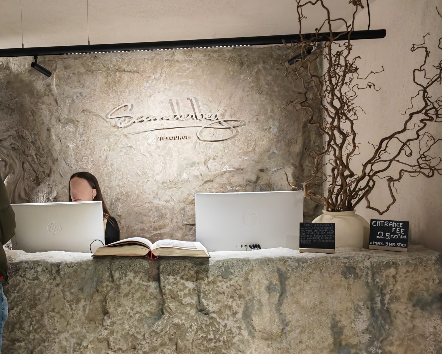 Review: Scanderbeg VIP Lounge Tirana - Wander Up Front