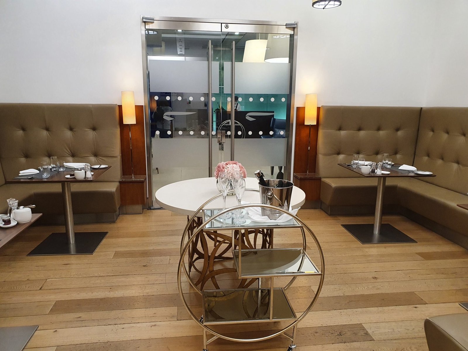 British Airways Arrivals Lounge Heathrow T5 - Wander Up Front