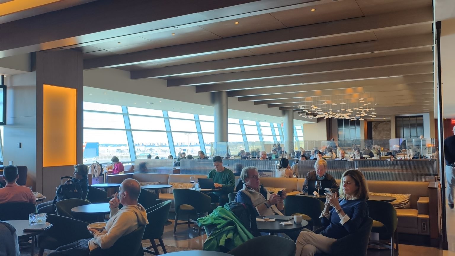 SOHO Lounge JFK: A Lounge Worthy Of Your Status? - Wander Up Front
